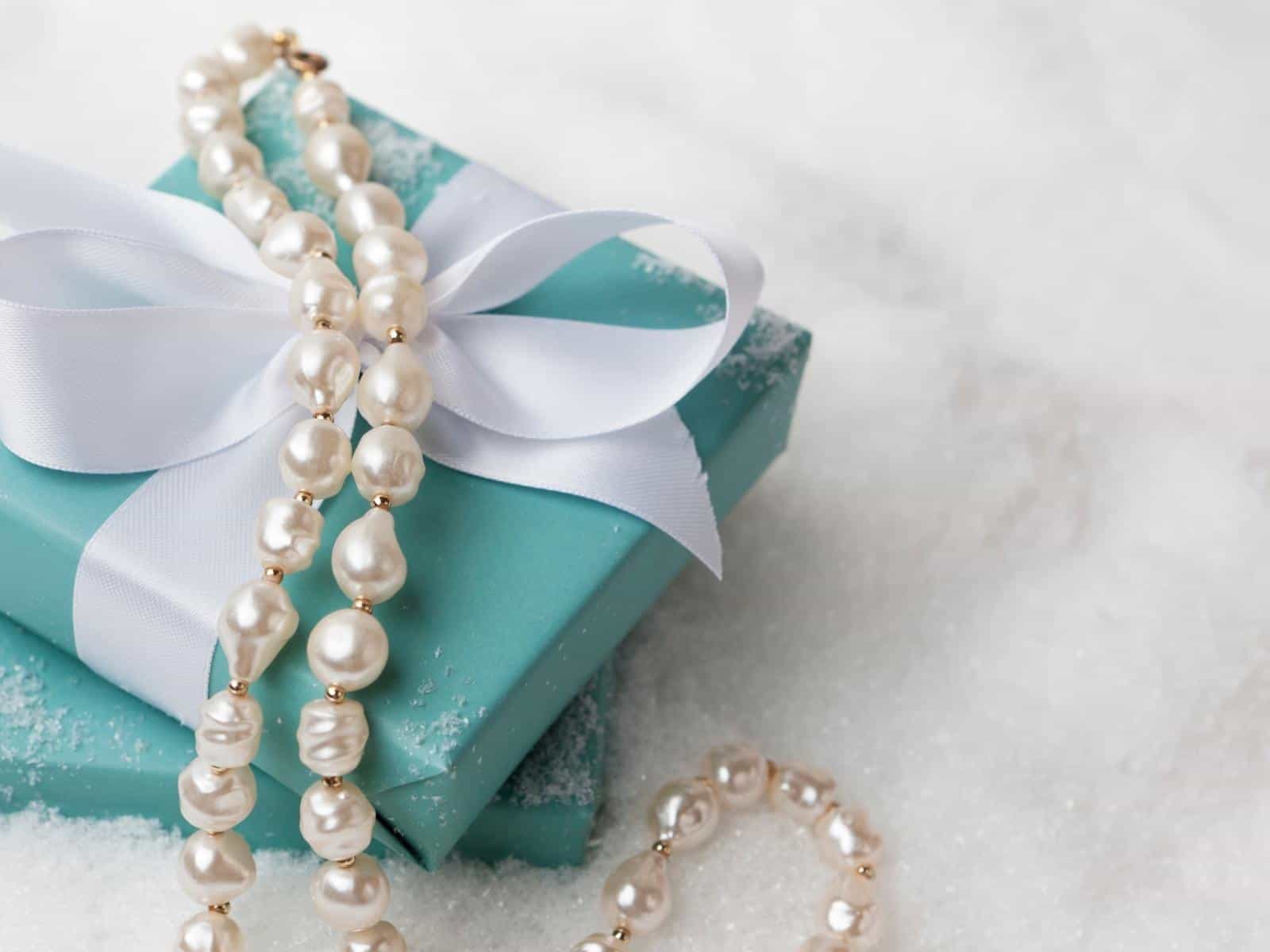 19 Best Gifts for Rap and Hip-Hop Lovers | Rap Gifts for 2021